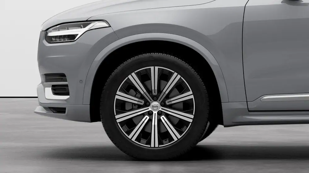 Volvo stock: XC90 SUV Plus Mild hybrid 8-speed Geartronic™ a
