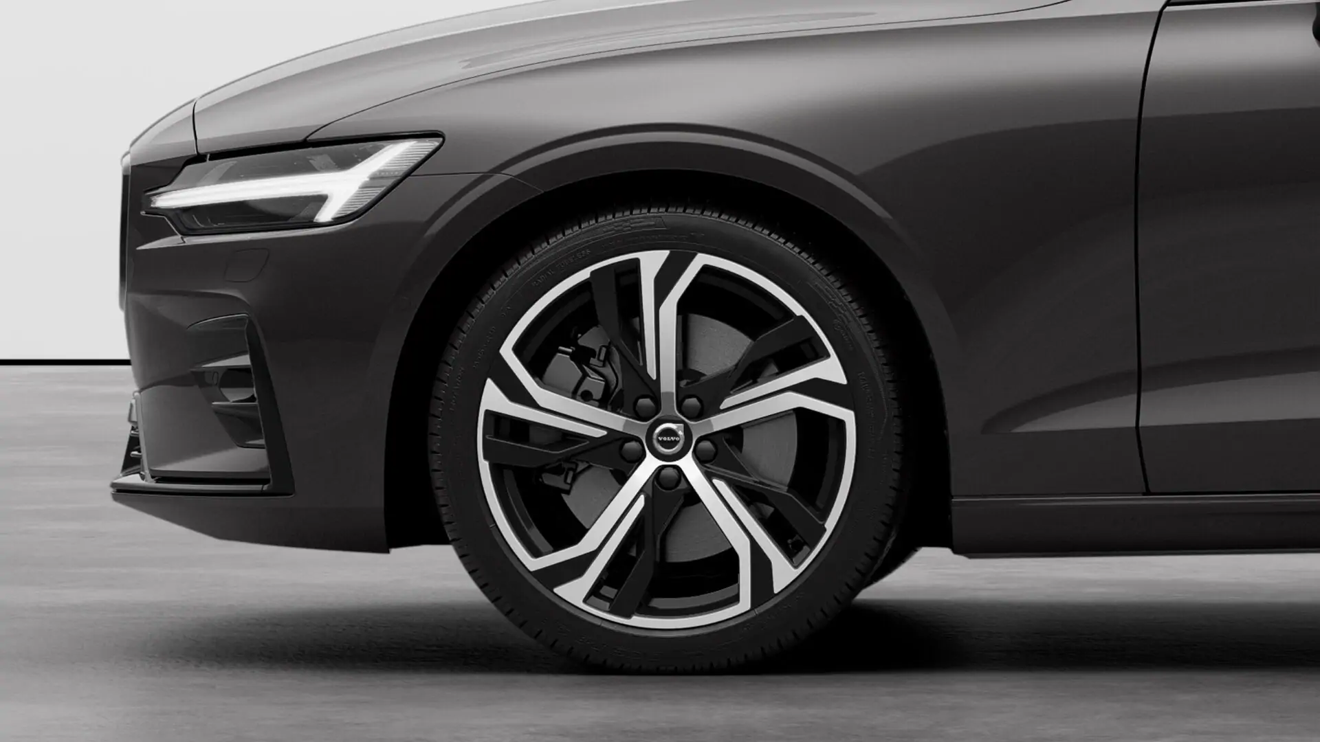 Volvo stock: V60 Break Plus Mild hybrid 7-speed Dual Clutch