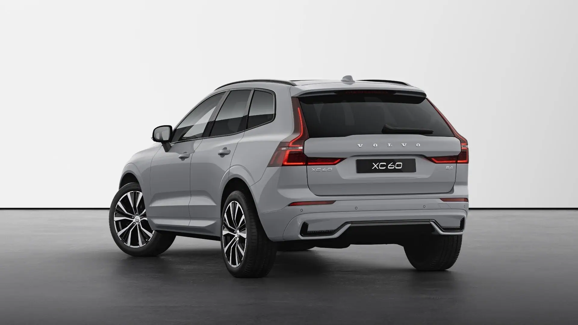 Volvo stock: XC60 SUV Plus Mild hybrid 8-speed Geartronic™ a