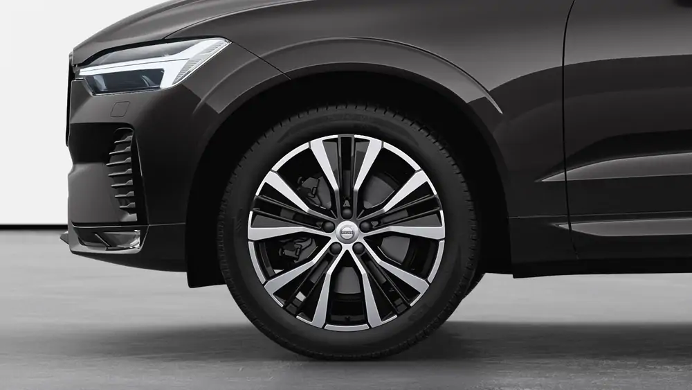 Volvo stock: XC60 SUV Plus Mild hybrid 8-speed Geartronic™ a