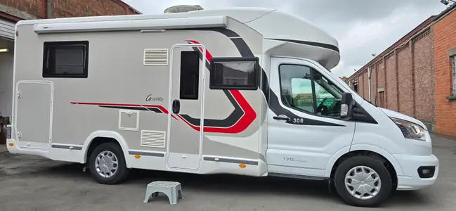 2dehands CHALLENGER GRAPHITE 308 l Caravan-expo