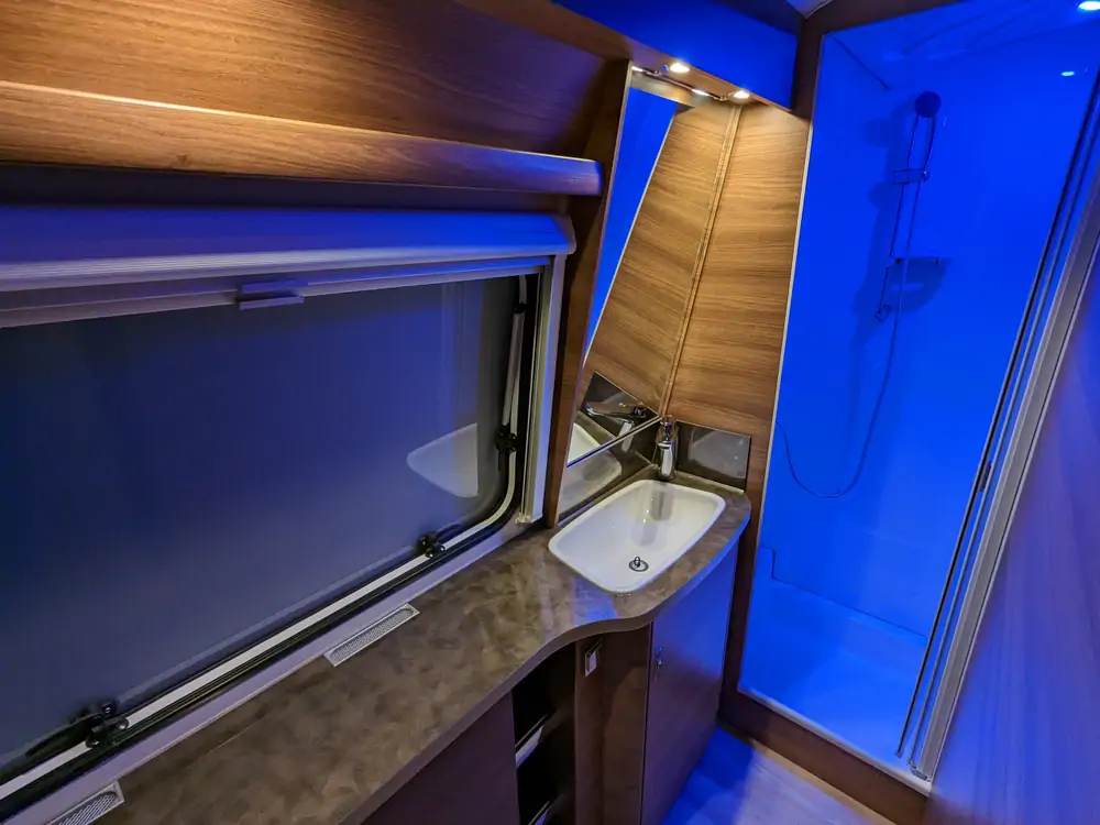 Neuf TABBERT BELLINI 655 SHTD/F l Caravan-expo