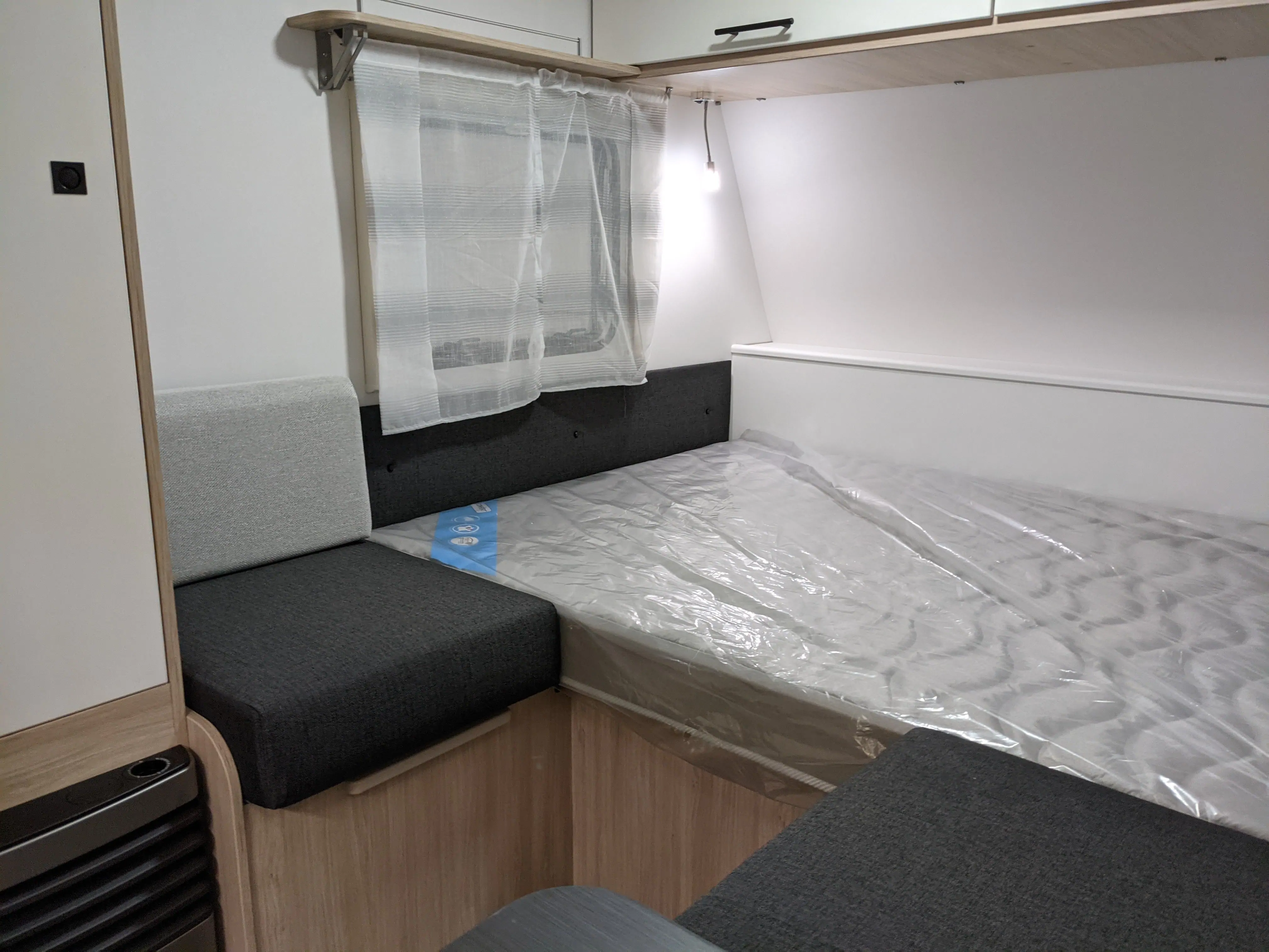 Neuf STERCKEMAN EASY 350 CP l Caravan-expo