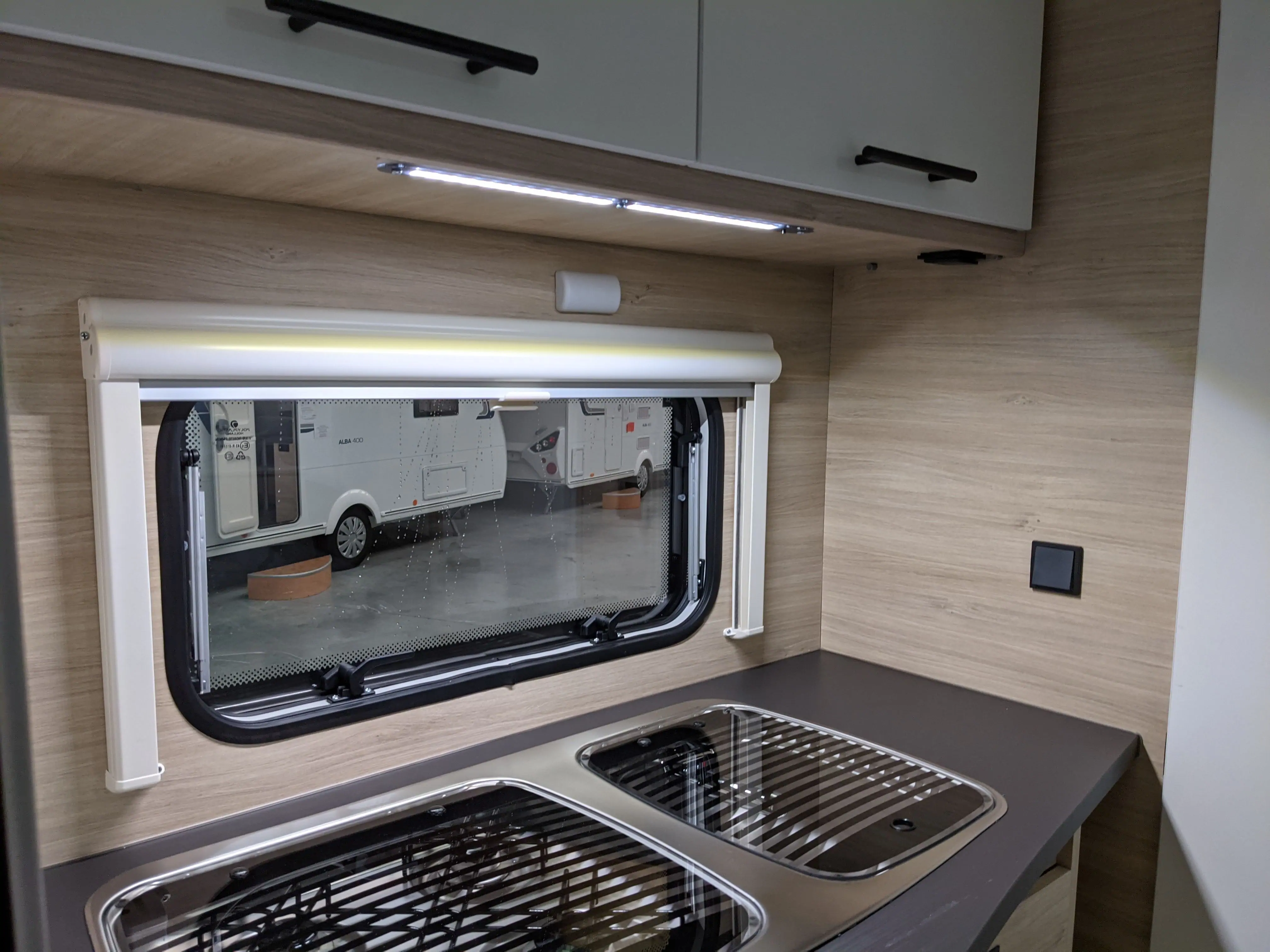 Neuf STERCKEMAN EASY 350 CP l Caravan-expo