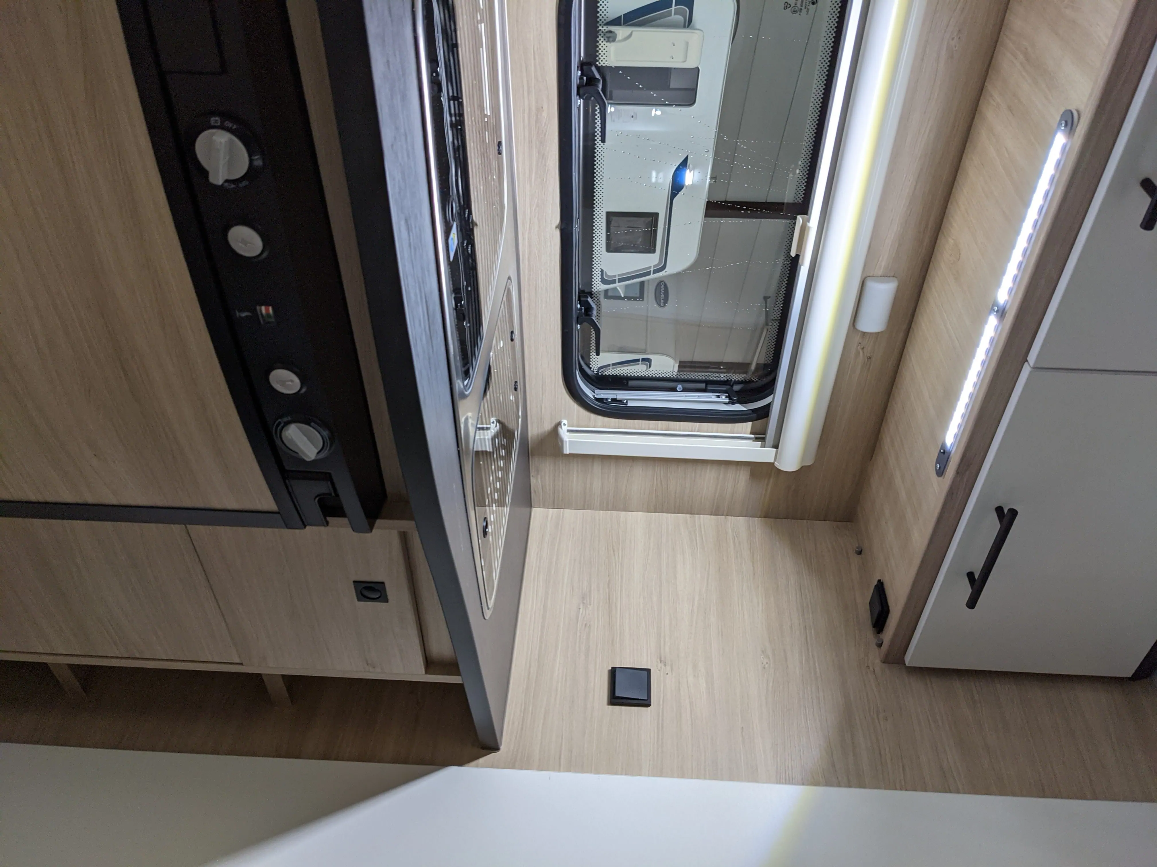 Neuf STERCKEMAN EASY 350 CP l Caravan-expo