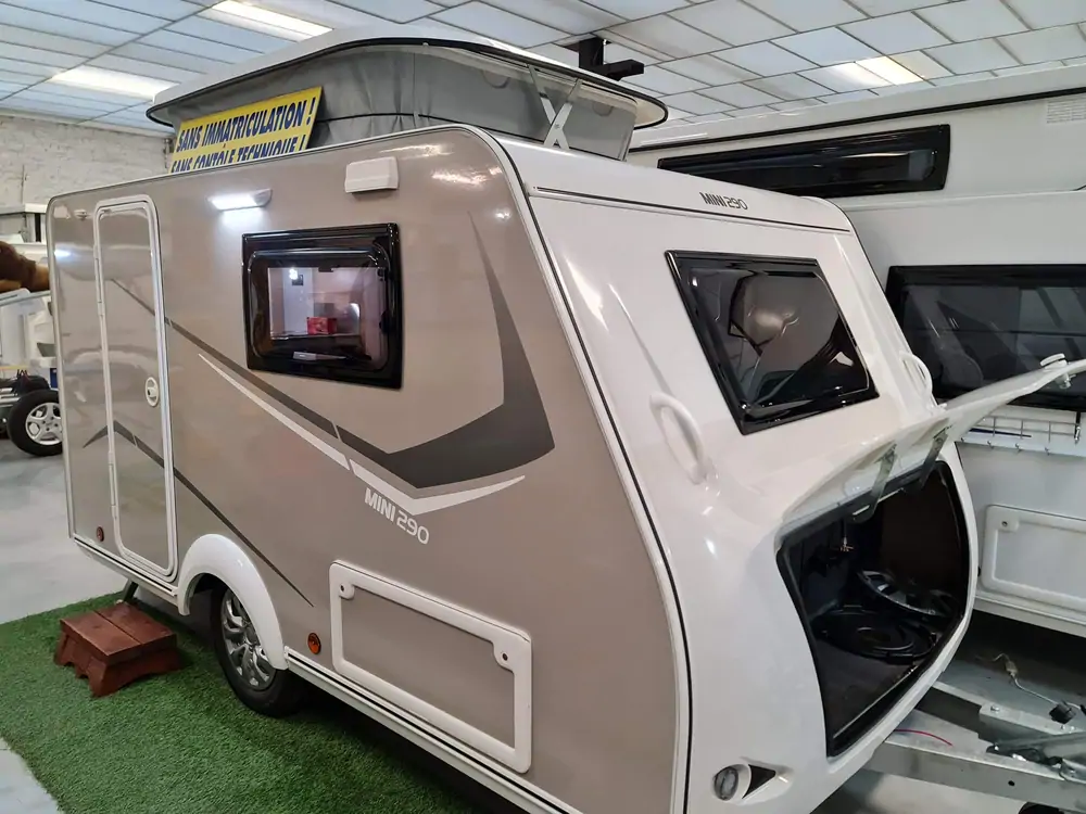 Neuf SILVER MINI FREESTYLE 290 l Caravan-expo