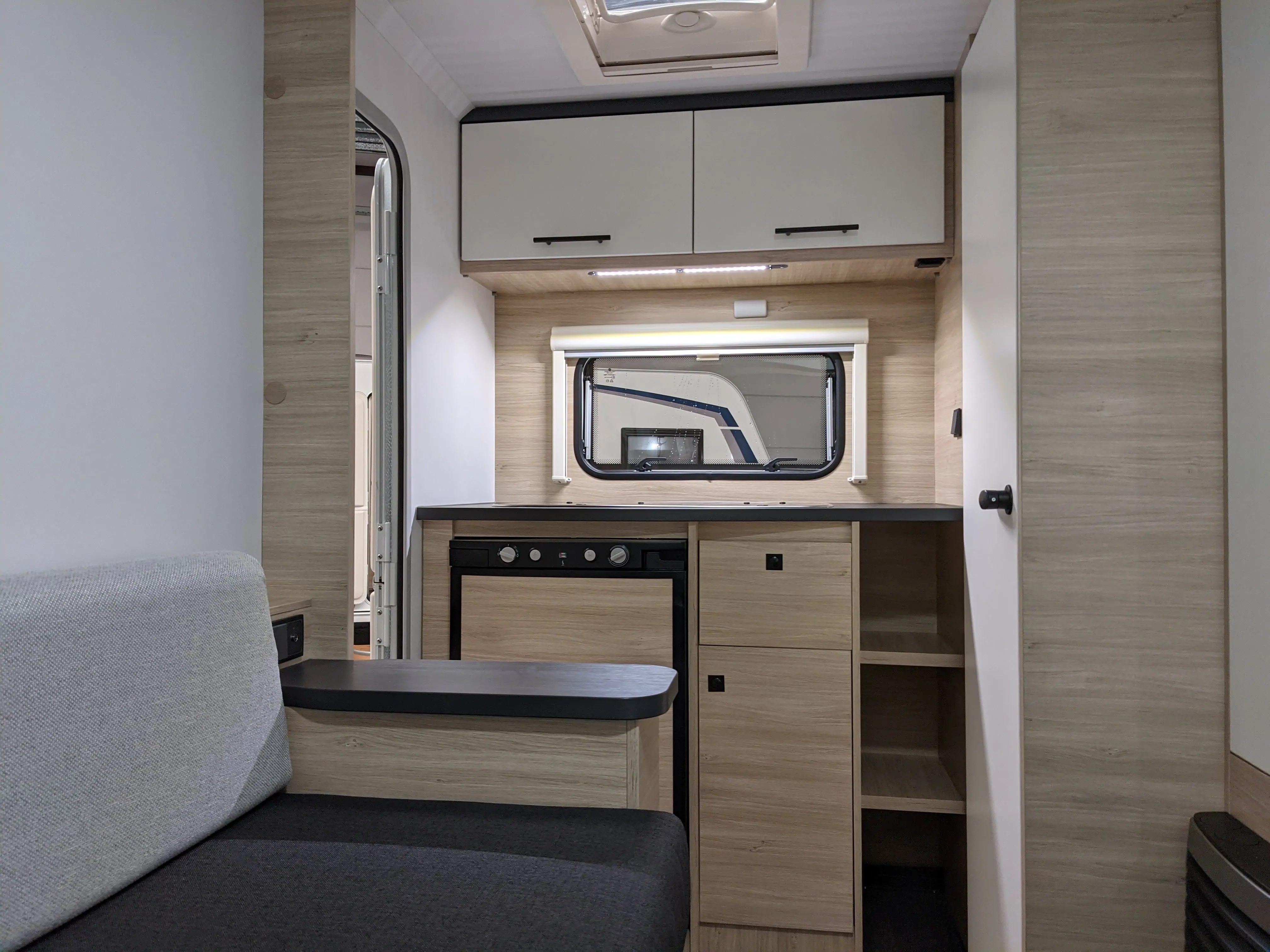 Neuf STERCKEMAN EASY 350 CP l Caravan-expo