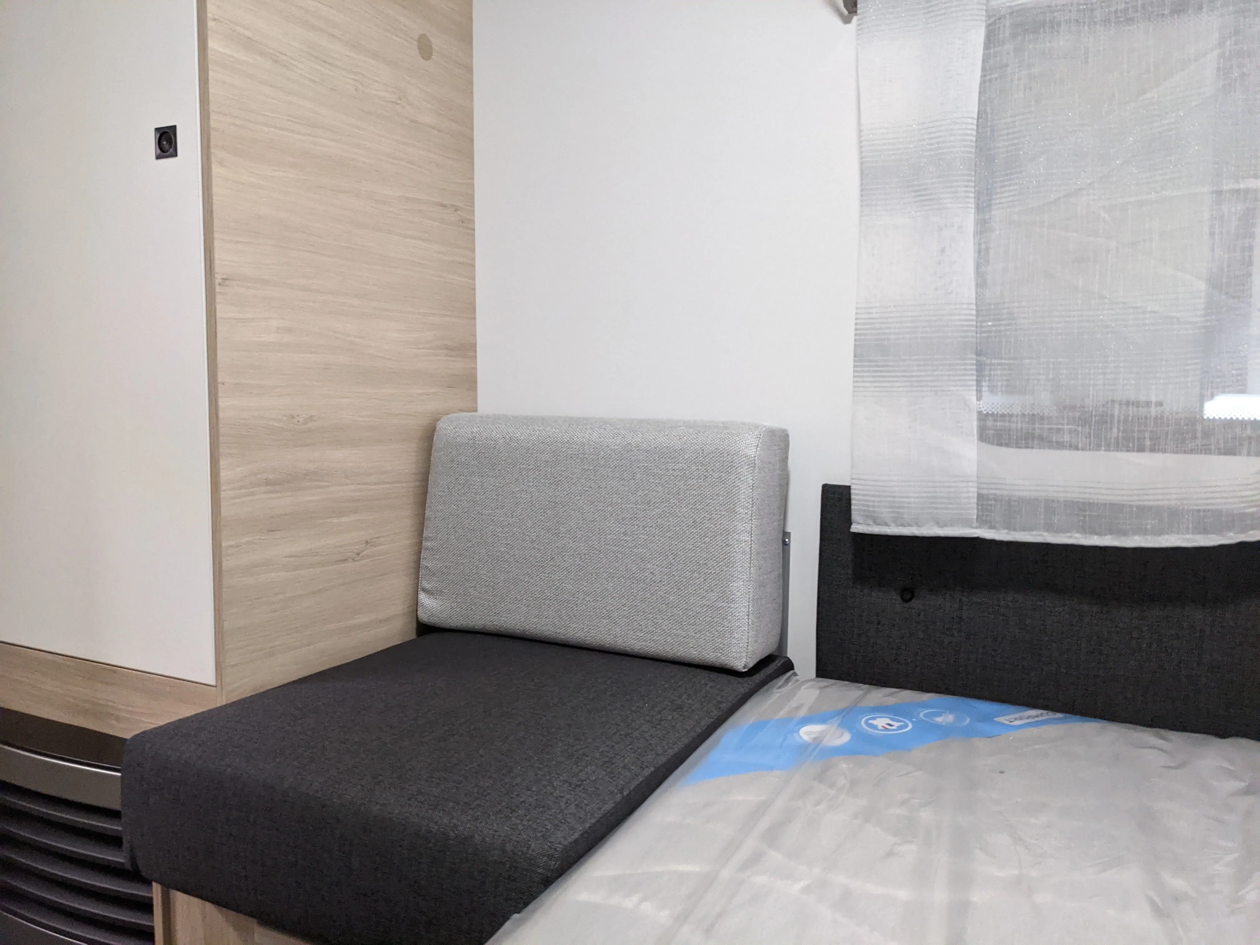 Neuf STERCKEMAN EASY 350 CP l Caravan-expo